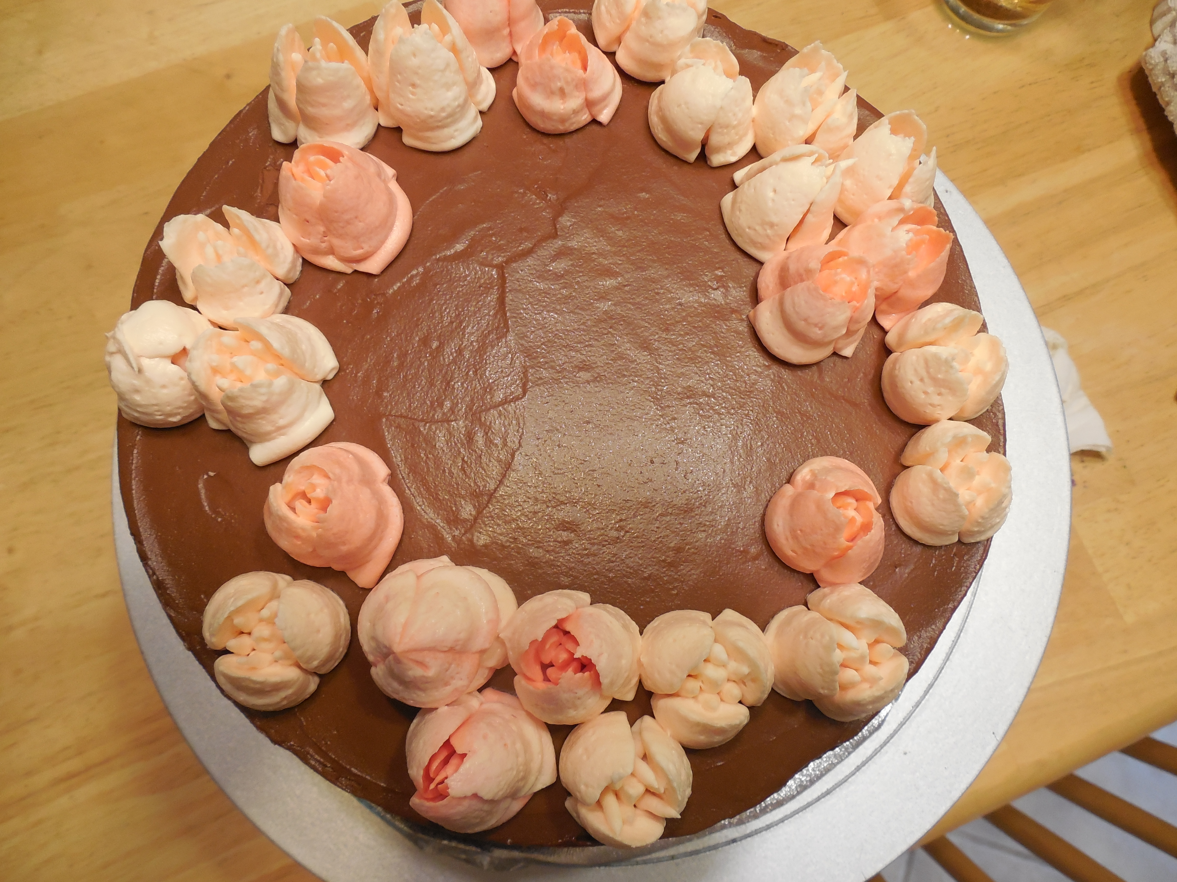 How to Decorate a Buttercream Flower Cake with Russian Piping Tips ...